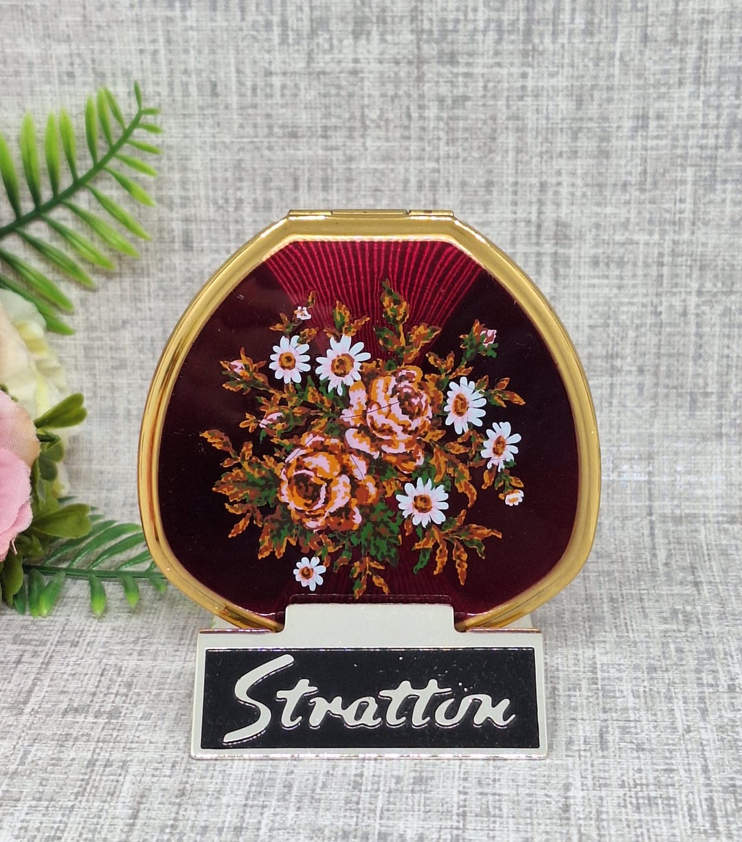 Stratton Shell Powder Compact in Red Enamel With Pink Roses and White ...