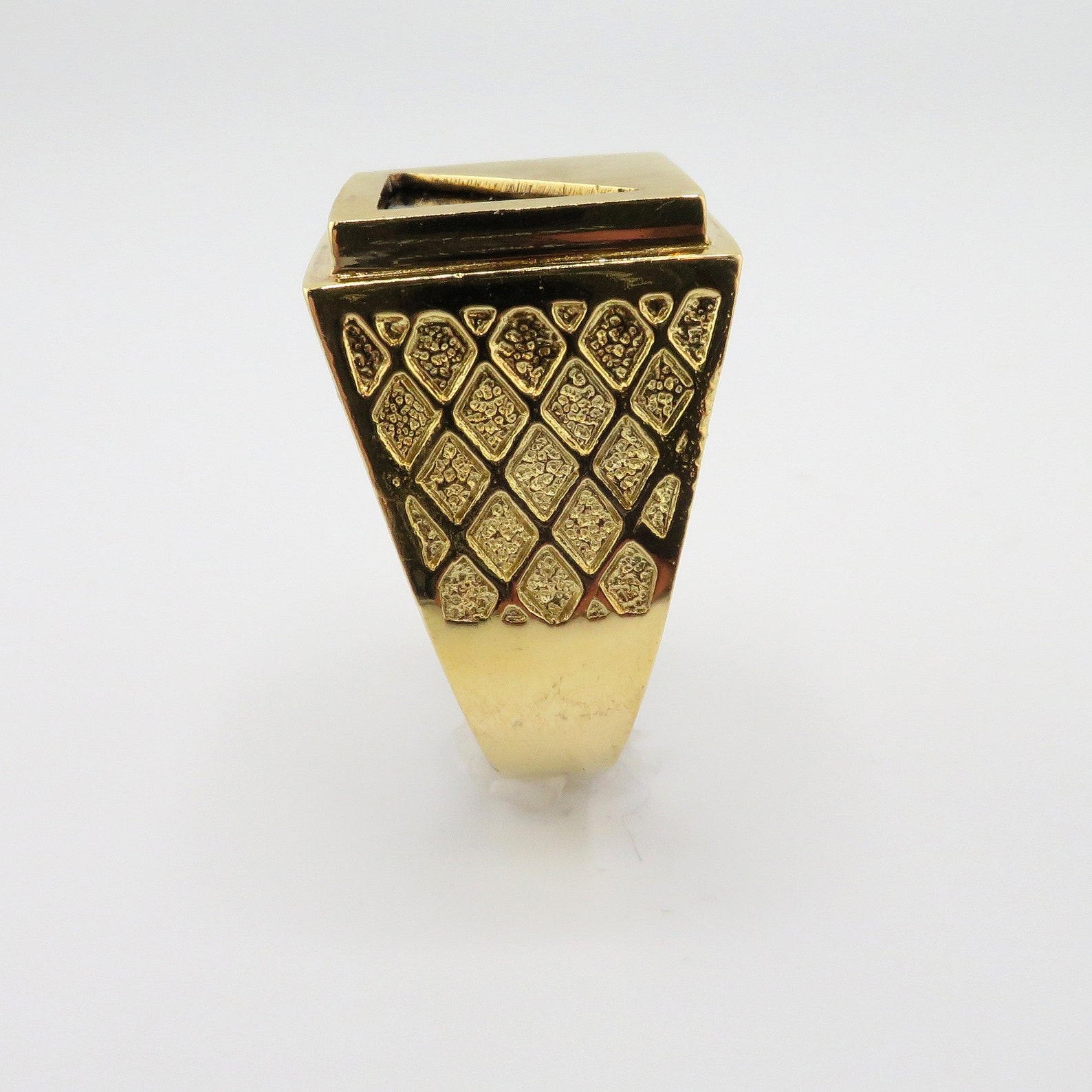 Stunning Heavy 18K Yellow Gold Rectangular Black Onyx Ring/ Triangle ...