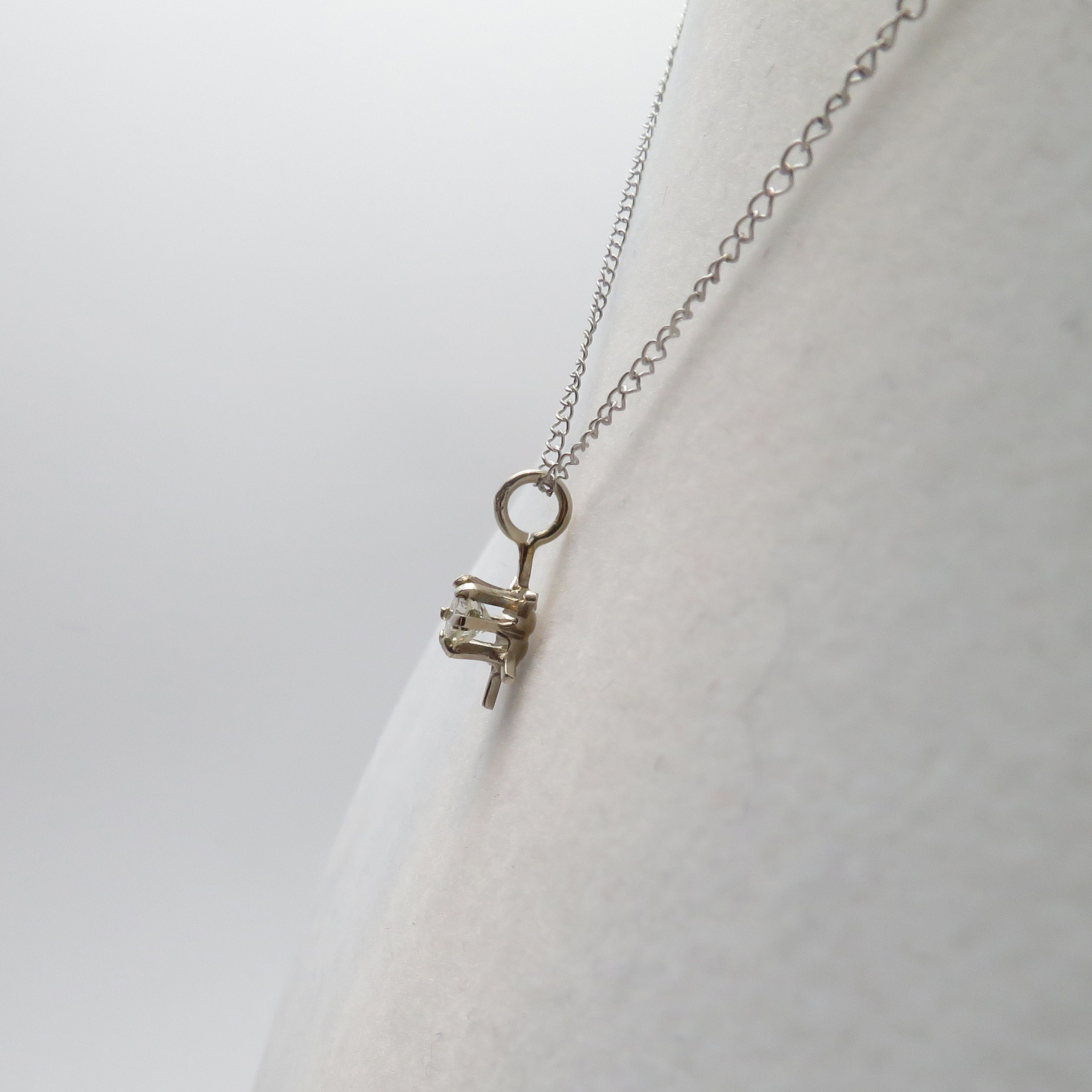 Pretty Vintage New 6 Point Diamond Solitaire .18ct SI2 Diamond | Etsy