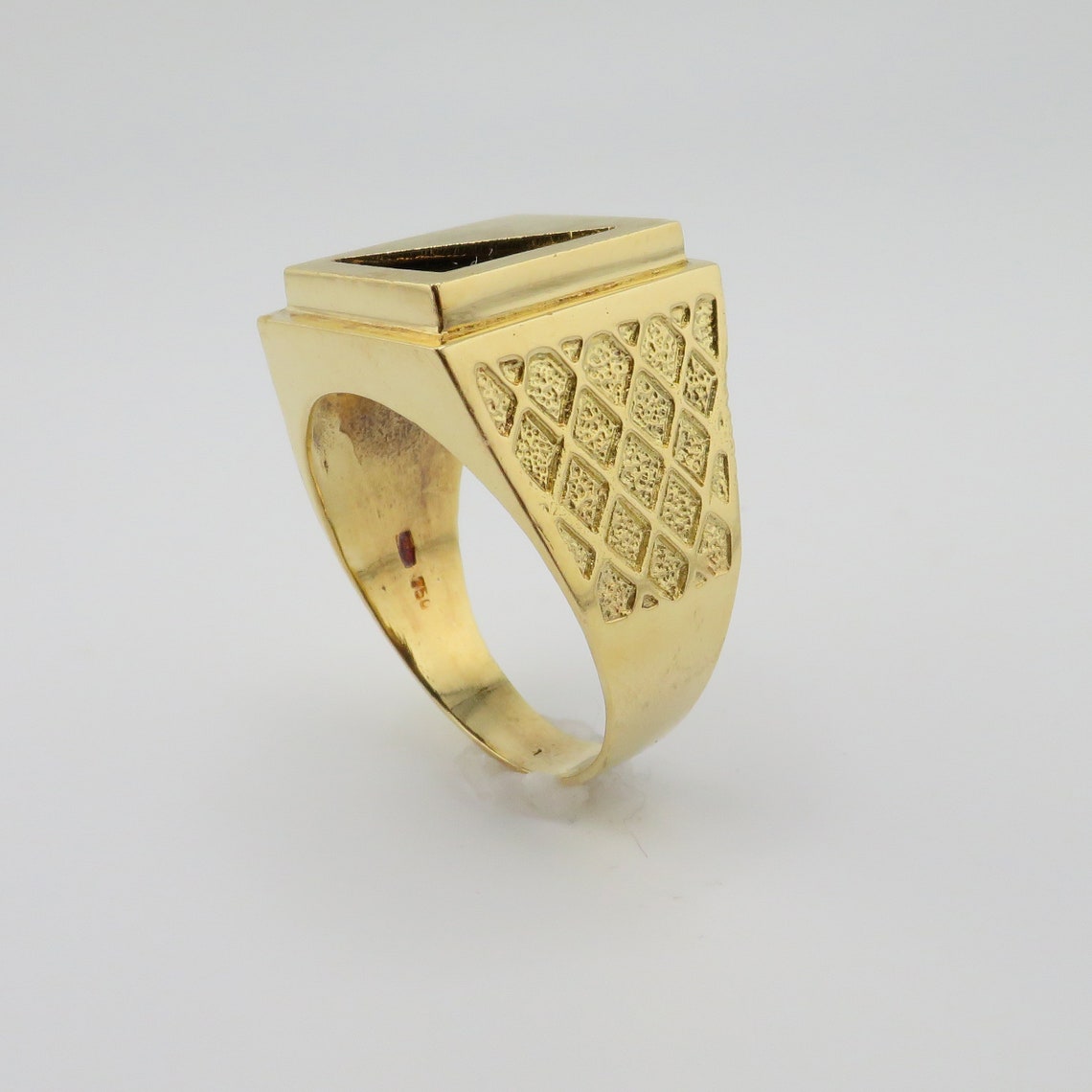 Stunning Heavy 18K Yellow Gold Rectangular Black Onyx Ring/ Triangle ...
