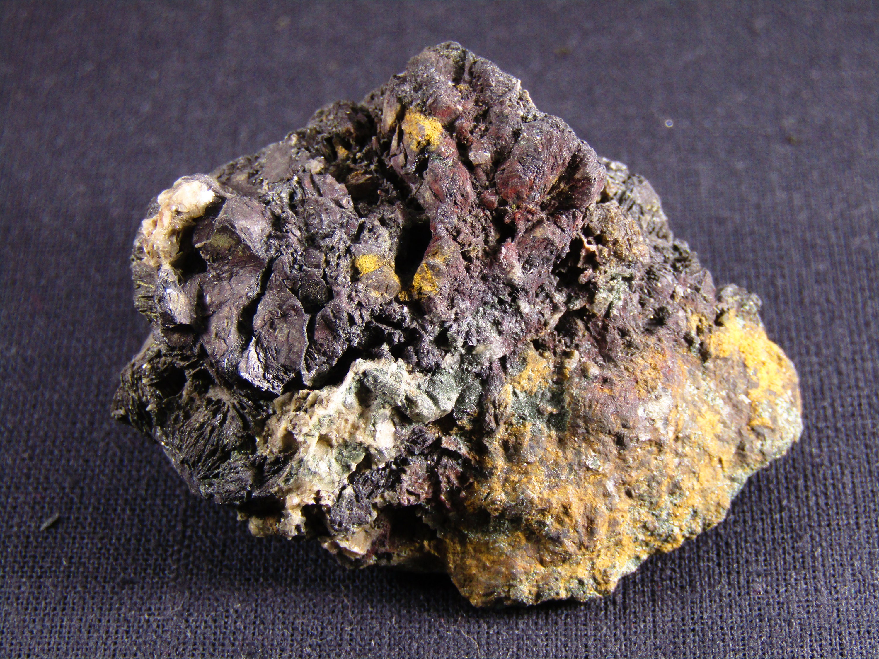 Magnetite sample 2.2. Mushketovite Magnetite | Etsy