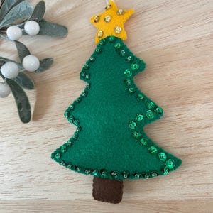 Christmas Tree Felt Ornament Pattern, Easy Christmas Felt DIY Ornament ...