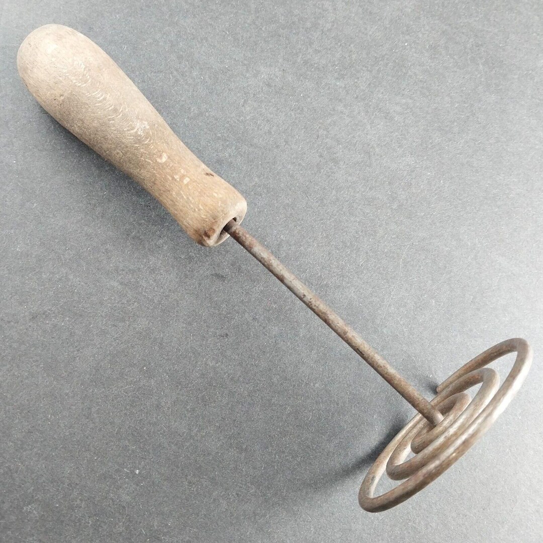 Spiral Metal Masher Wisk Round Flat Vintage Metal Wood Handle Ricer ...