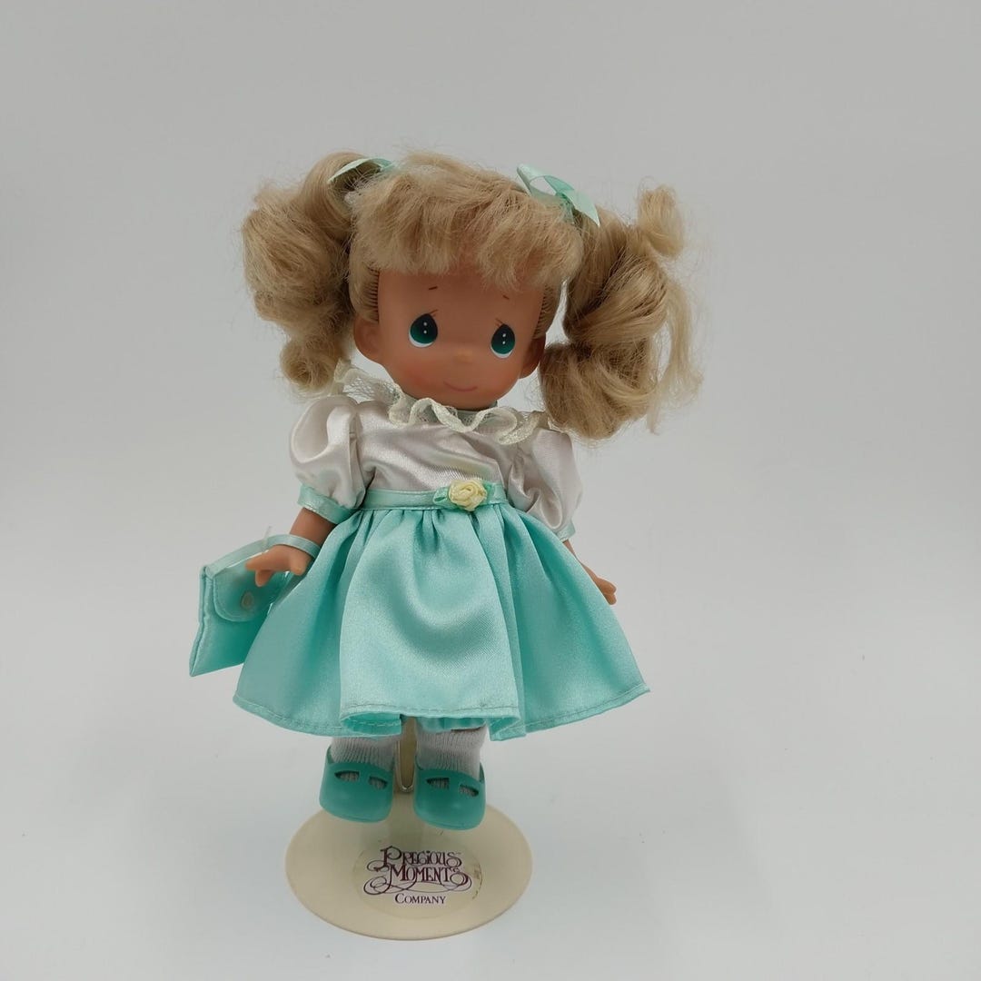 Precious Moments Blonde Hair in White Blue Teal Dress Green Eyes With ...