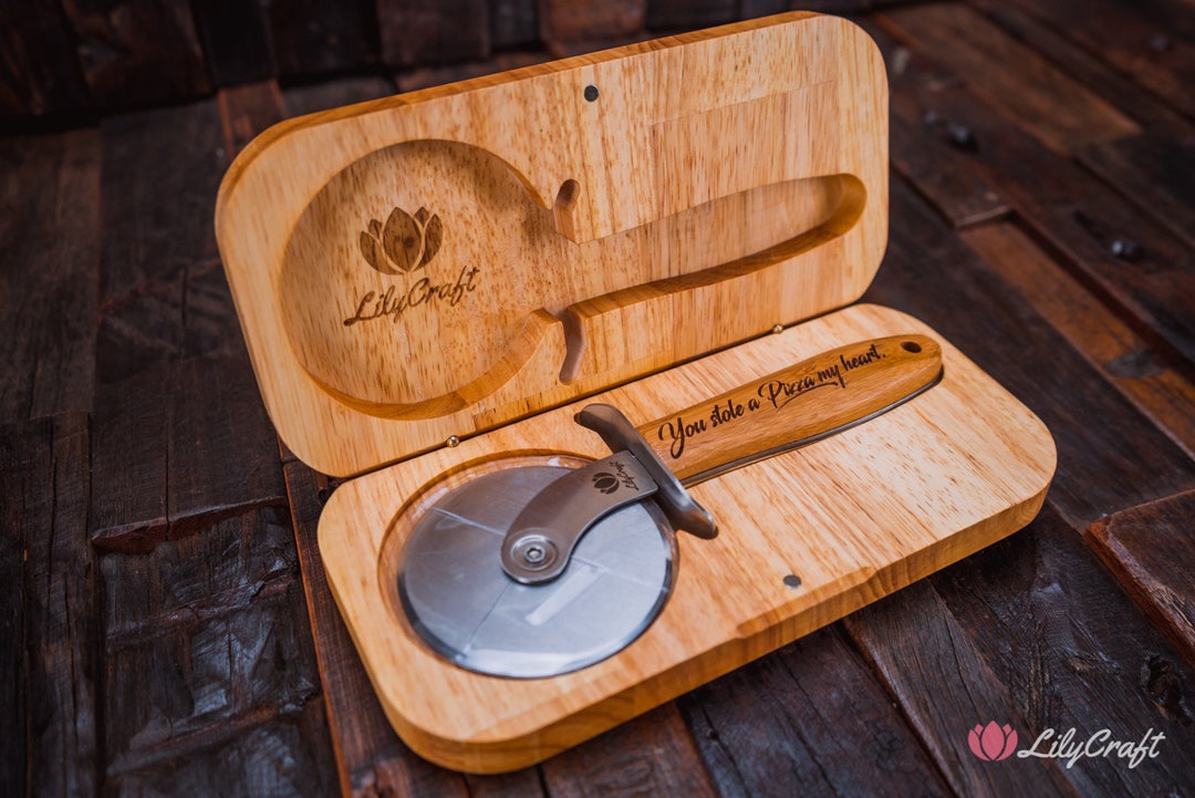 Pizza Cutter - Engraved Pizza Wheel With Gift Box: the Perfect Gift for ...