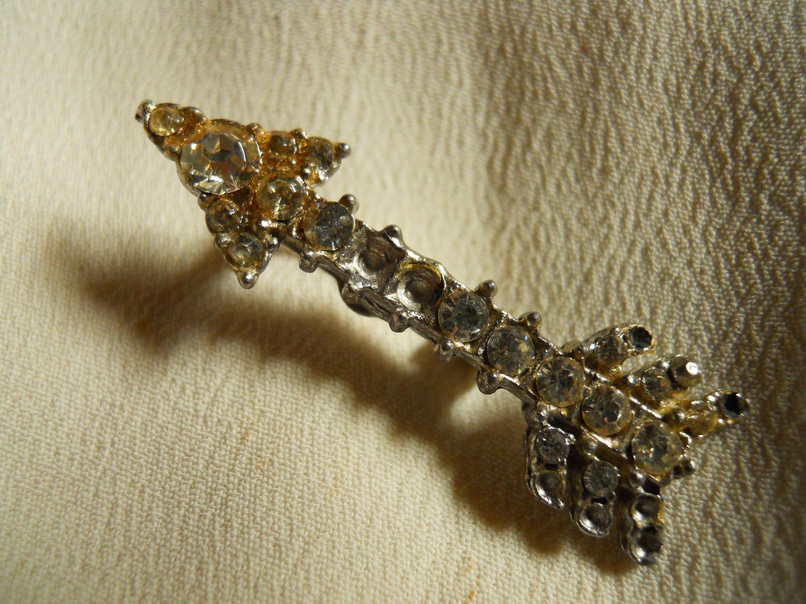 Vintage Rhinestone Arrow Pin Brooch for Repurposing, Repair, or Jewel ...