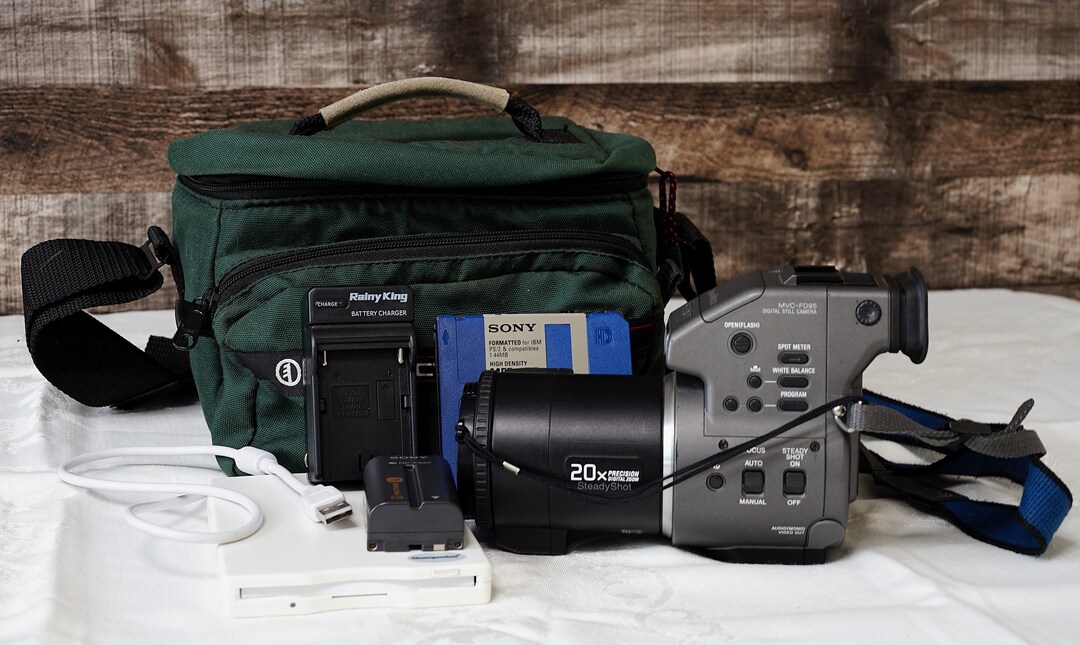 RARE Retro Y2K Sony Mavica FD95 Floppy Disc Camera With All Accessories ...