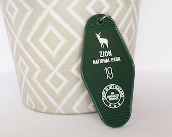 Yellowstone National Park Retro Motel Keychain Gift Idea - Etsy