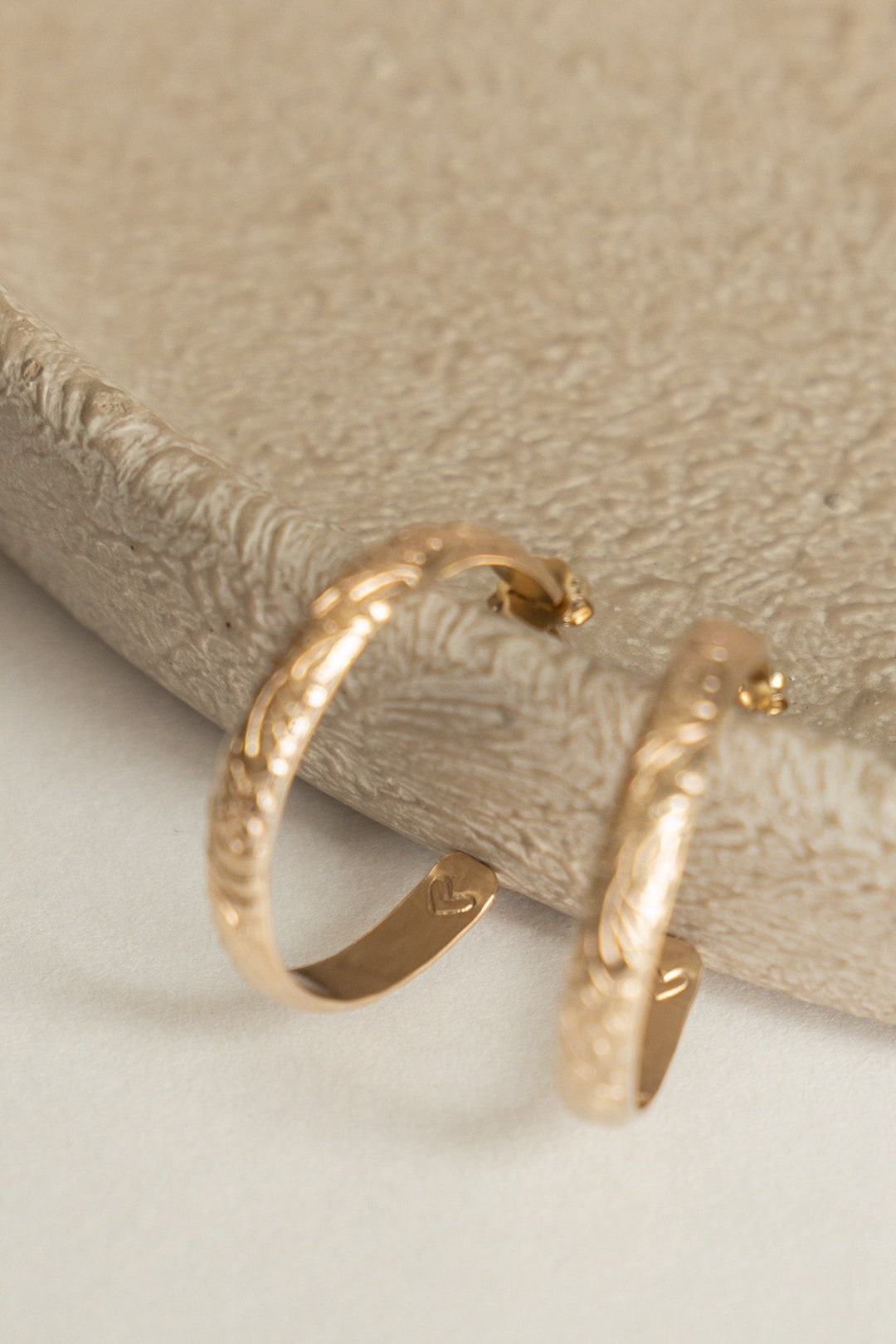 Flora Hoops | 14K Gold Filled - Etsy