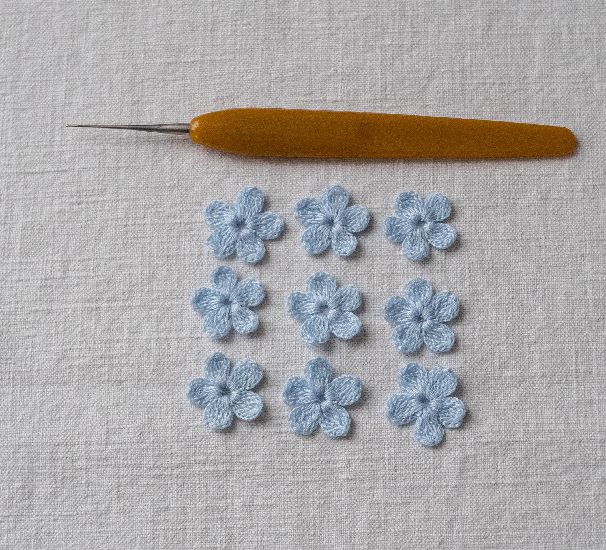 Tiny Crochet Flower Small Flowers Clothes Mini Decor Dollhouse ...