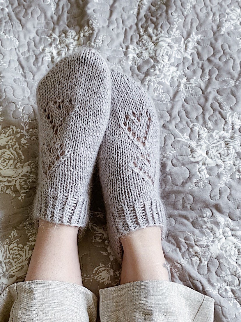 Easy socks knitting pattern Lace short socks pattern Chunky | Etsy