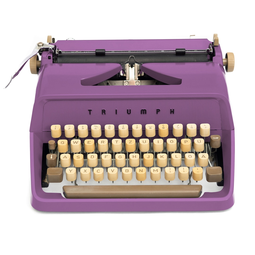 Purple Typewriter Working, Vintage Typewriter Triumph Gabriele 1 ...
