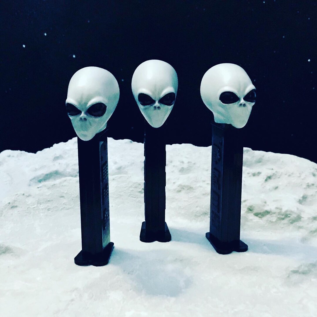 Custom/functional Gray Alien Pez Dispenser - Fantasy Dispenser - Art ...