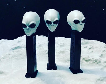 Custom Functional Black Alien Xenomorph Warrior Drone Pez Dispenser ...