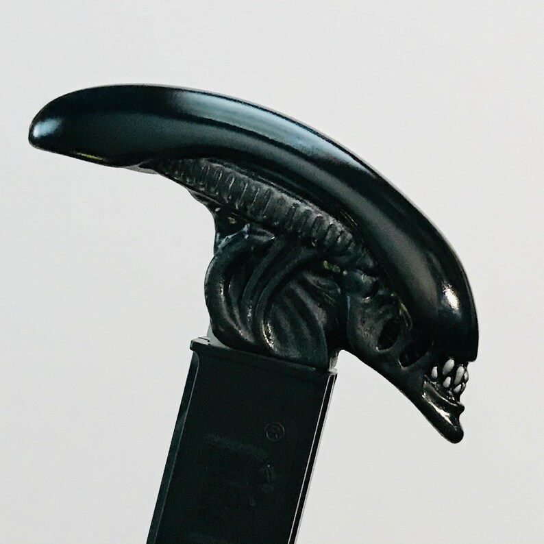 Custom Functional Black Alien Xenomorph Warrior Drone Pez Dispenser ...