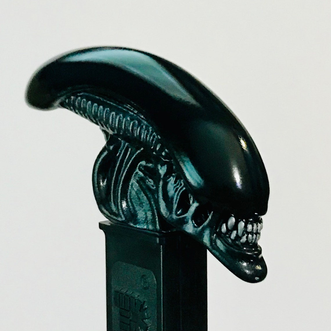 Custom Functional Black Alien Xenomorph Warrior Drone Pez Dispenser ...