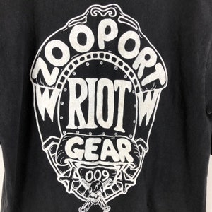 Vintage Zooport Riot Gear Shirt / Charlie Don't Rave / | Etsy