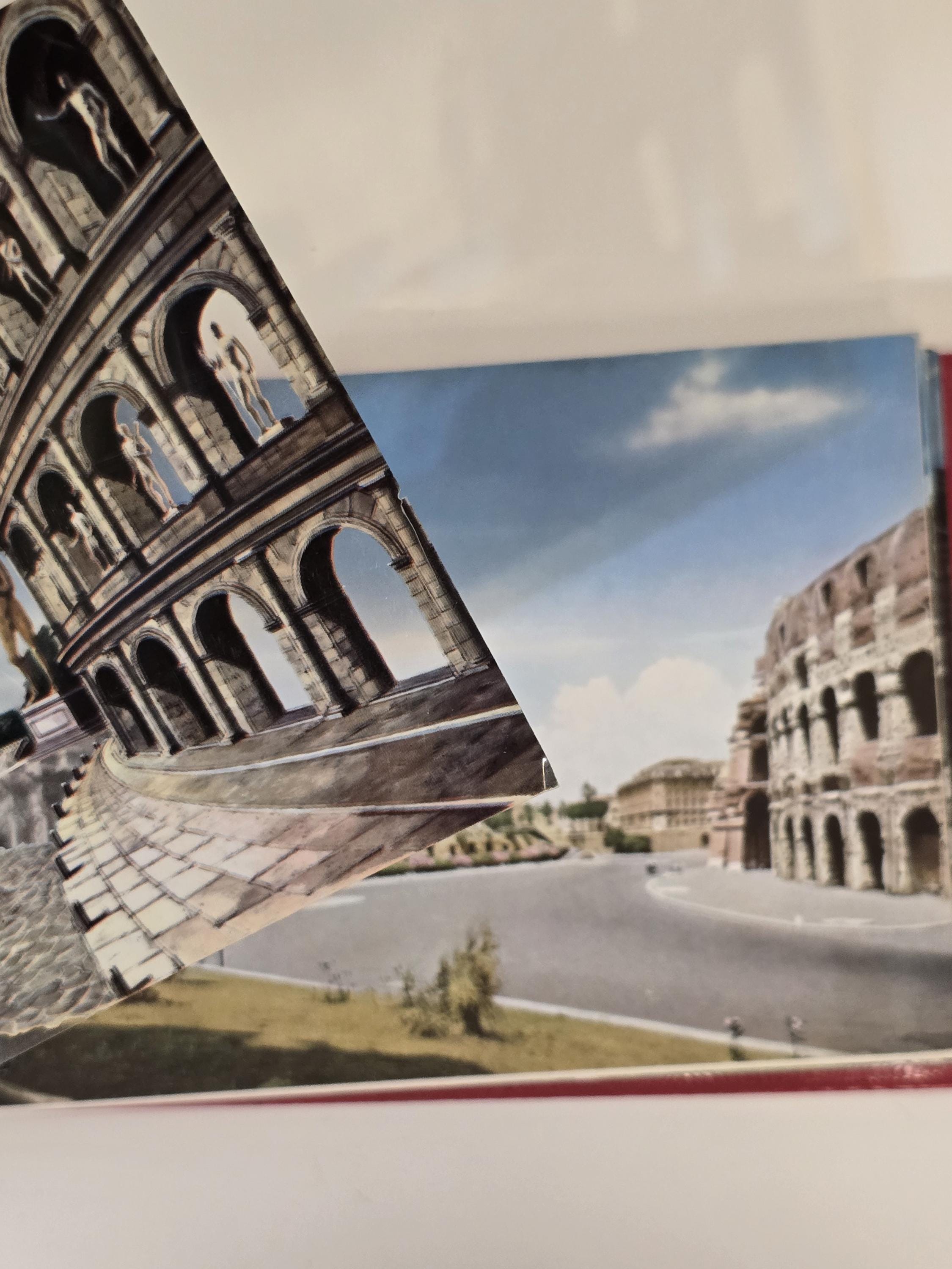 ROME Past and Present - A Guide to the Monumental Center of Ancient ...