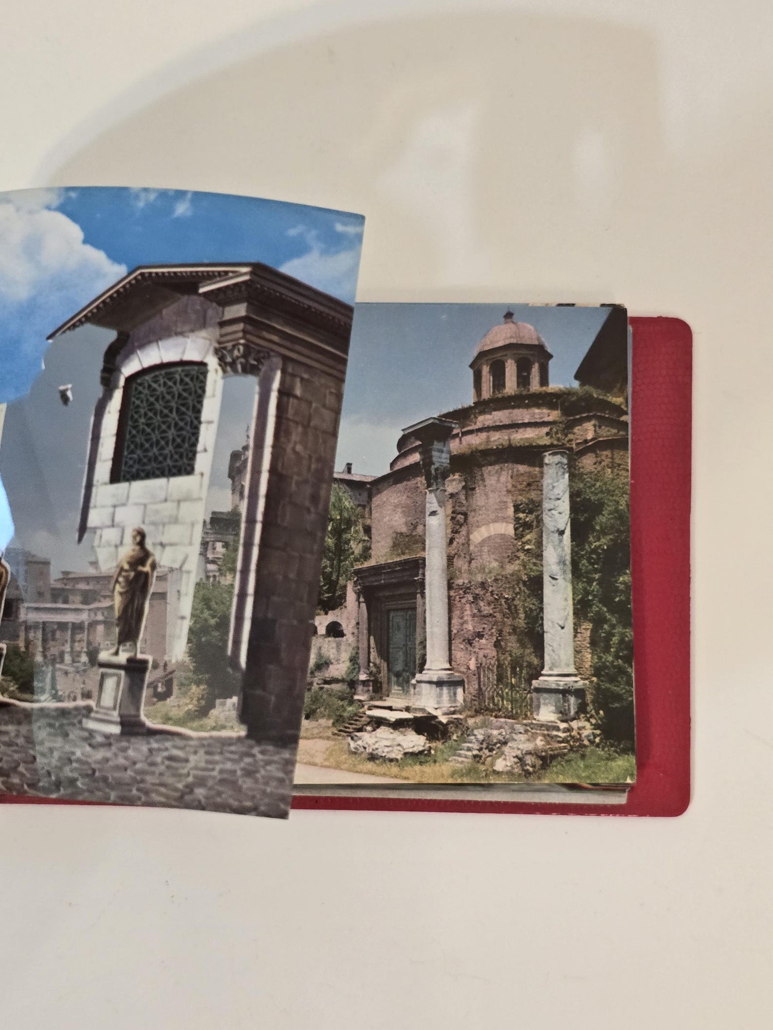 ROME Past and Present - A Guide to the Monumental Center of Ancient ...