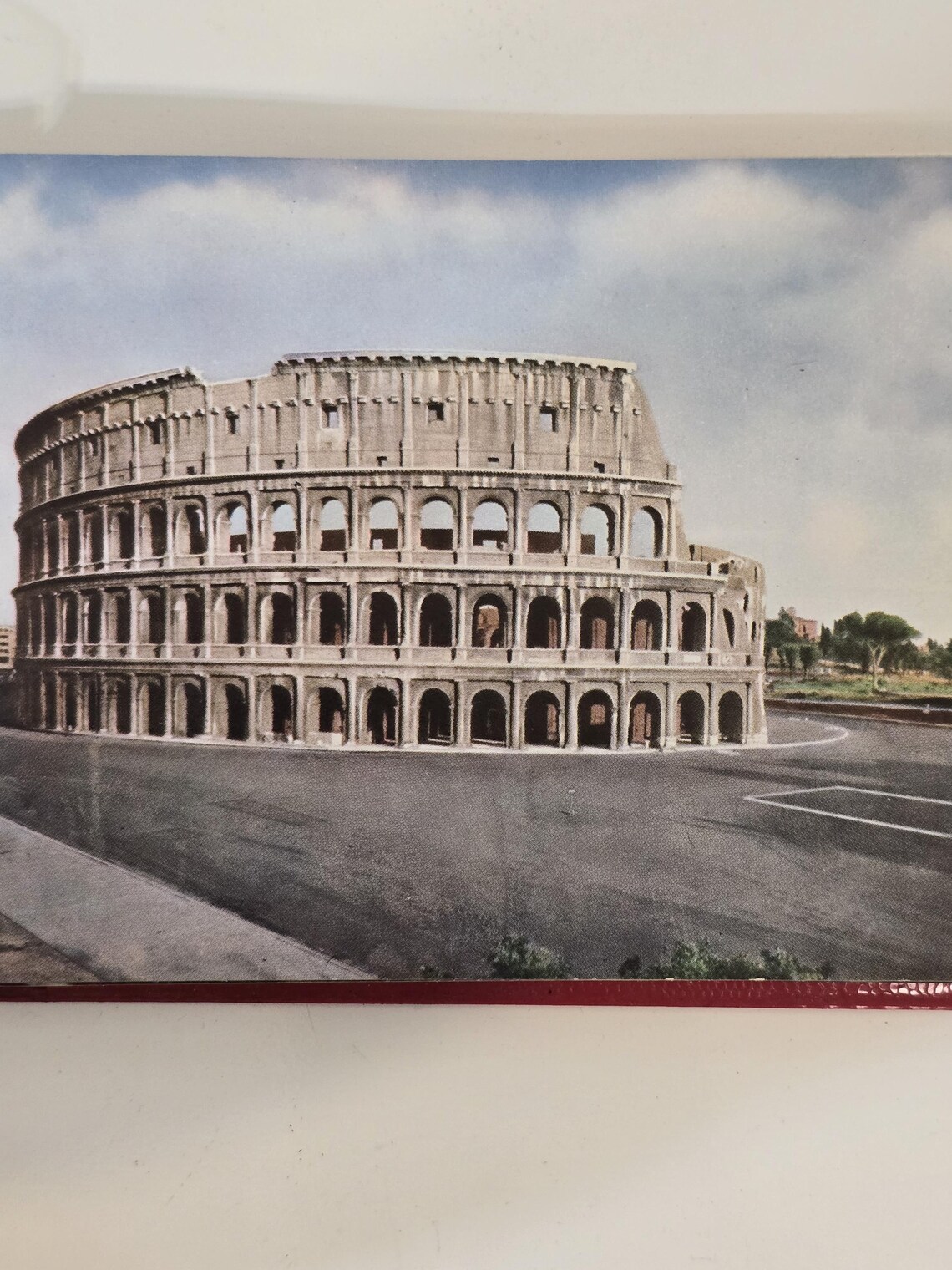 ROME Past and Present - A Guide to the Monumental Center of Ancient ...