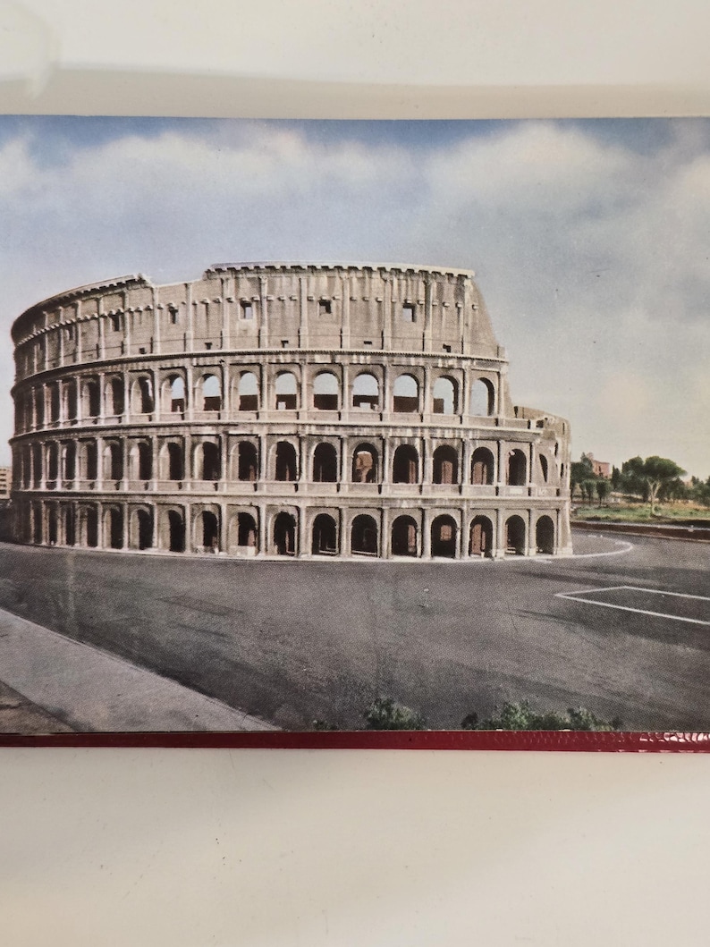 ROME Past and Present - A Guide to the Monumental Center of Ancient ...