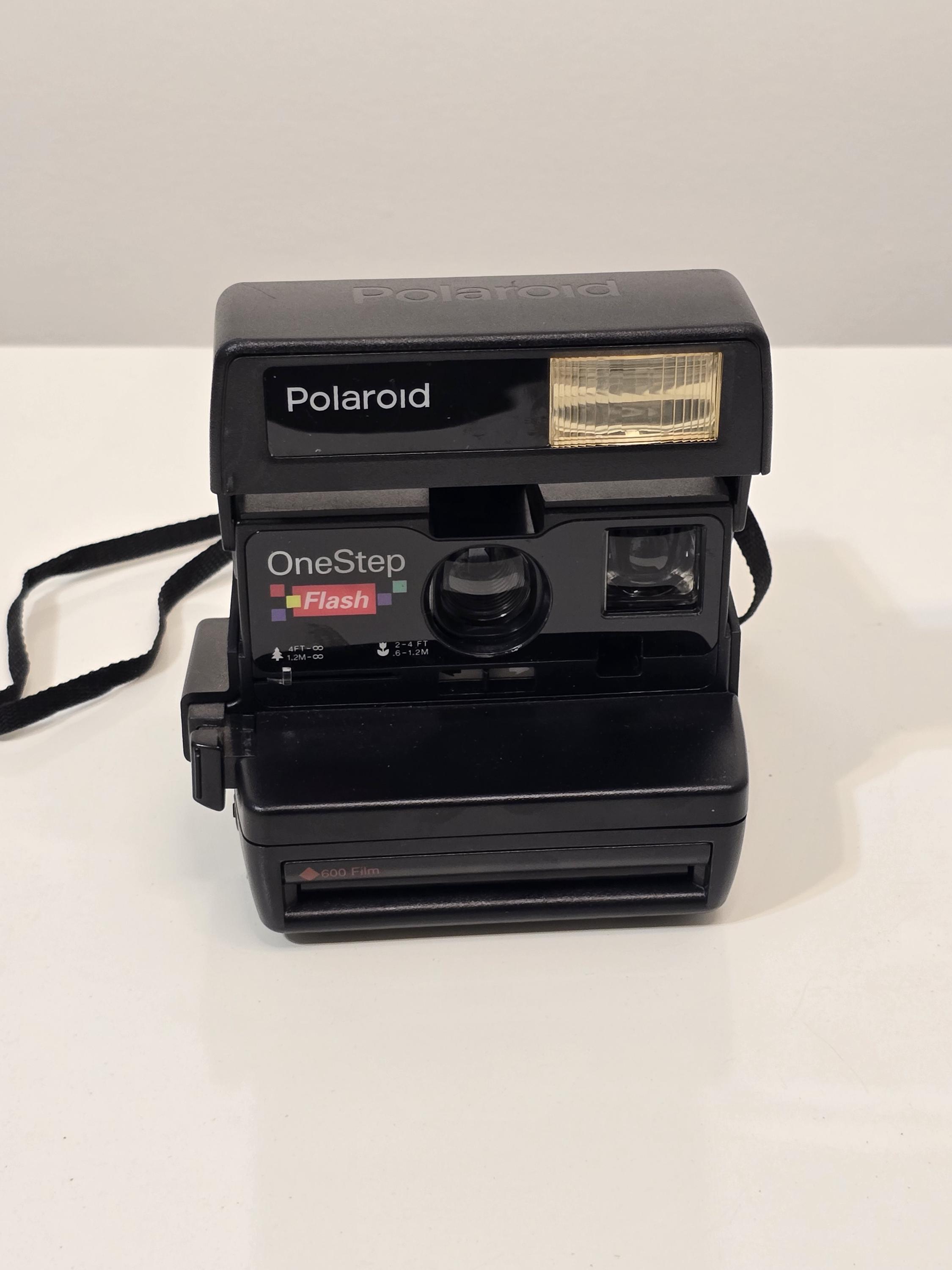 Polaroid Onestep 600 Flash Instant Camera in Very Good Condition and in ...