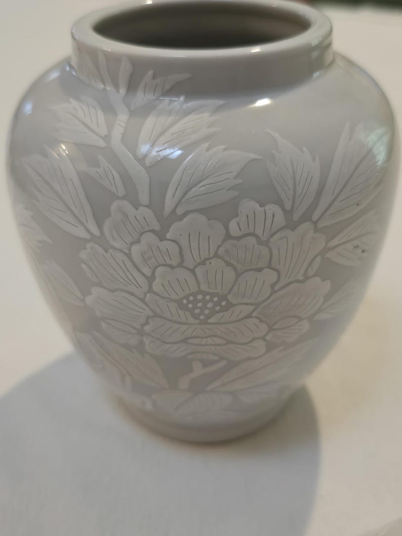 Vintage Kutani Yaki Ginger Jar: Hand-painted White Flowers, 8" - Etsy