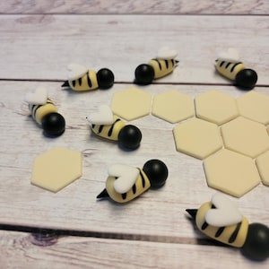 Fondant Bees and Honeycomb Cake Toppers - Bee Cake Topper - Fondant ...