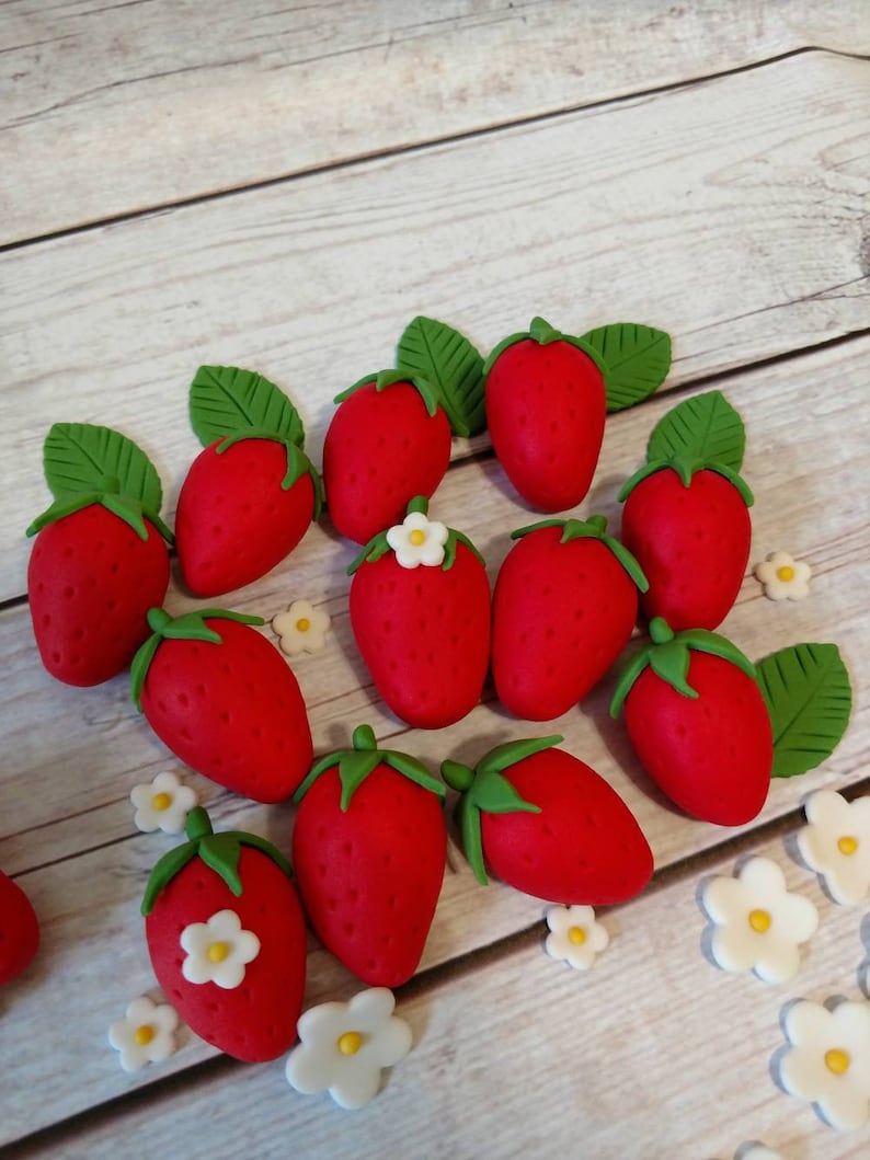 Fondant 3D Strawberry Cupcake Toppers Fondant Strawberries - Etsy Fondant 3D Strawberry Cupcake Toppers Fondant Strawberries - Etsy