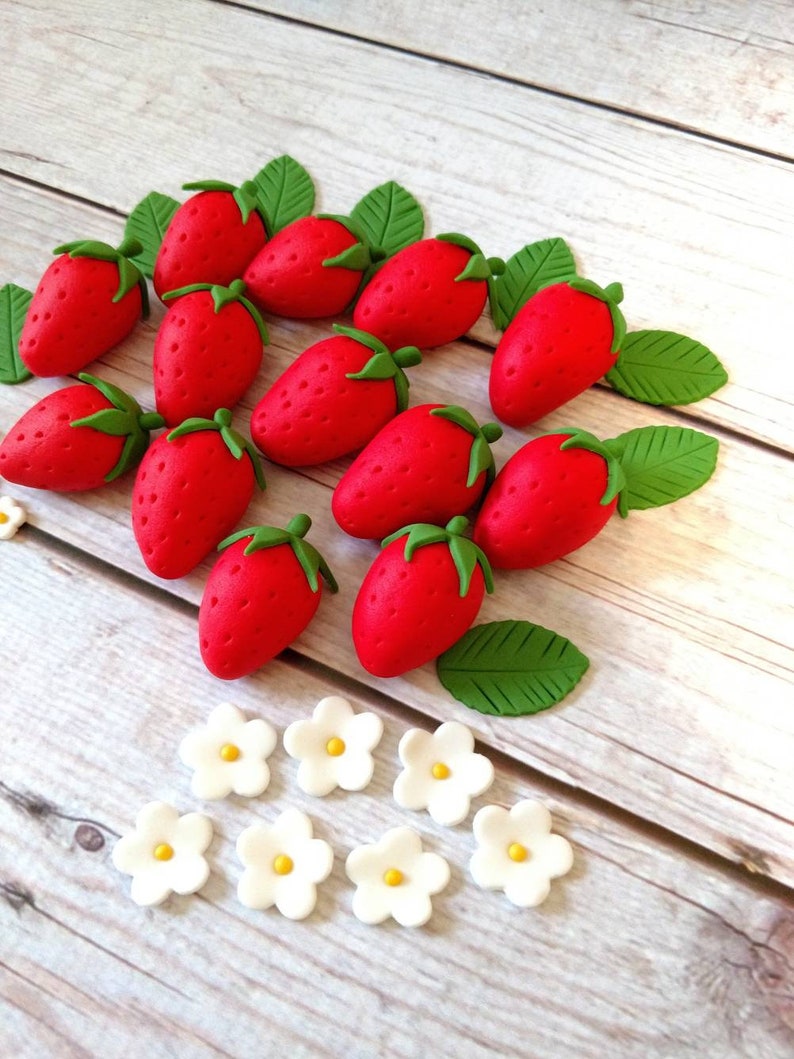 Fondant 3D Strawberry Cupcake Toppers Fondant Strawberries - Etsy Fondant 3D Strawberry Cupcake Toppers Fondant Strawberries - Etsy