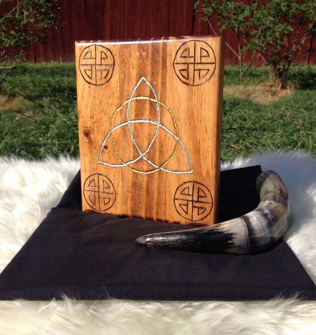 Shield Knot | Trinity Knot | Triquetra | Four Corners Knot | Wall Mount ...