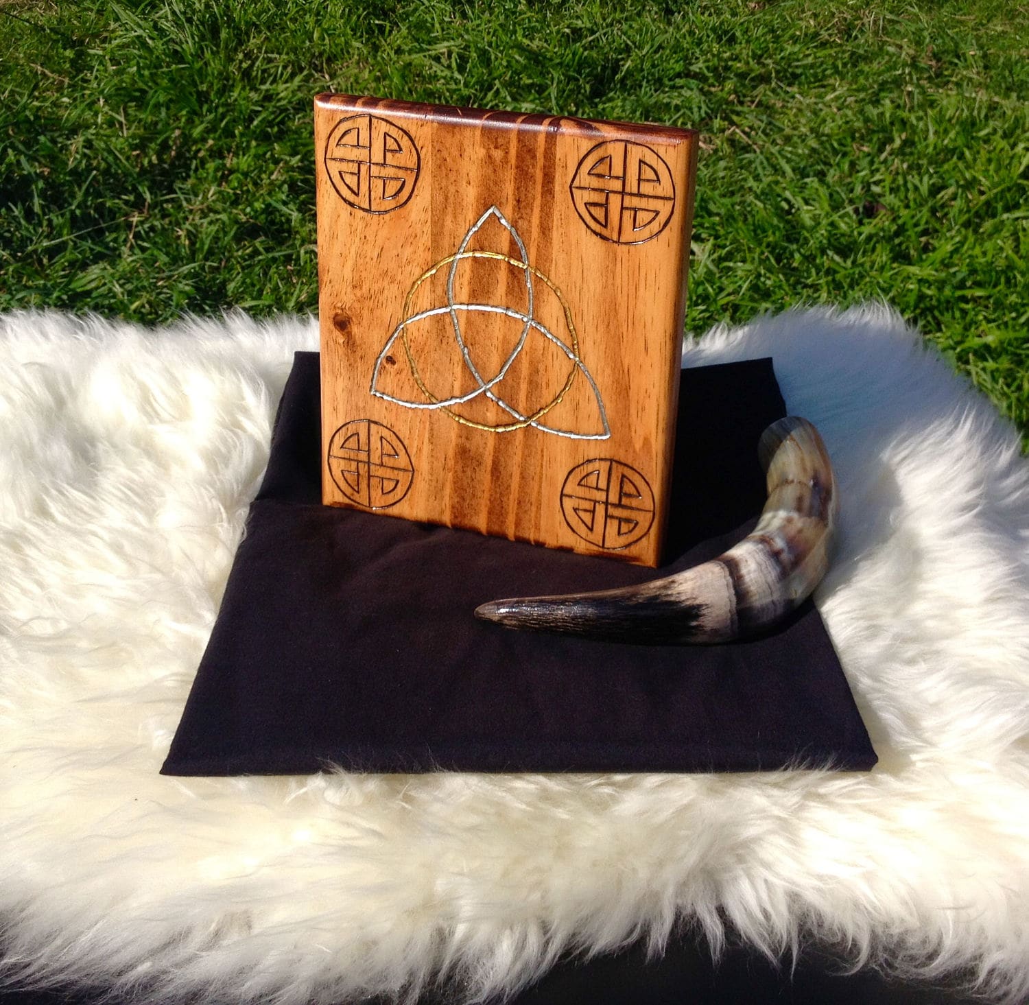 Shield Knot Trinity Knot Triquetra Four Corners Knot Wall Mount Wooden ...