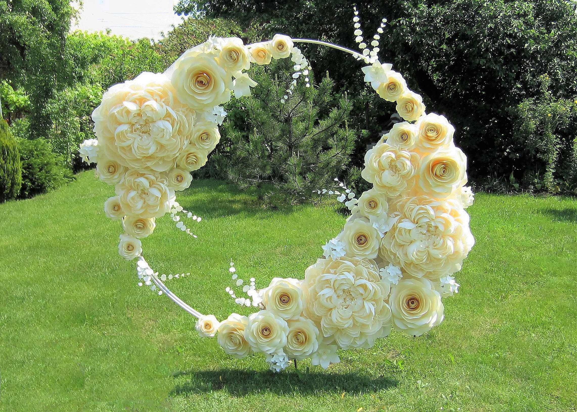 Wedding arch with paper flowers | Honestweddingadvice.com