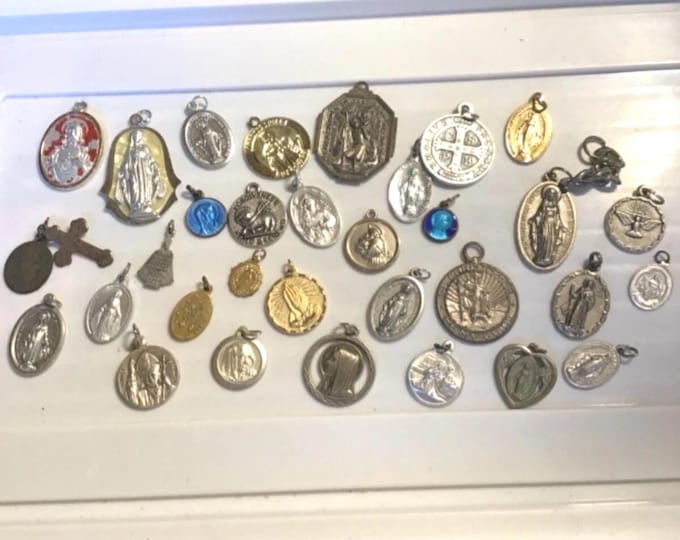 SALE ! 31 Vintage Religious Medals - Lot - Catholic - Estate - Etsy