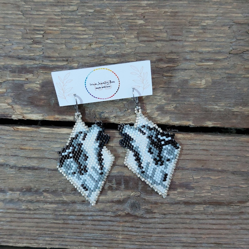Howling Wolf Earring - Etsy