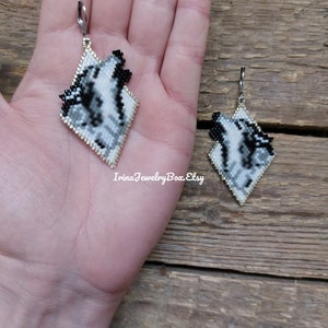 Wolf Beaded Earrings, Howling Wolf Earrings, Animal Dangle Earrings ...
