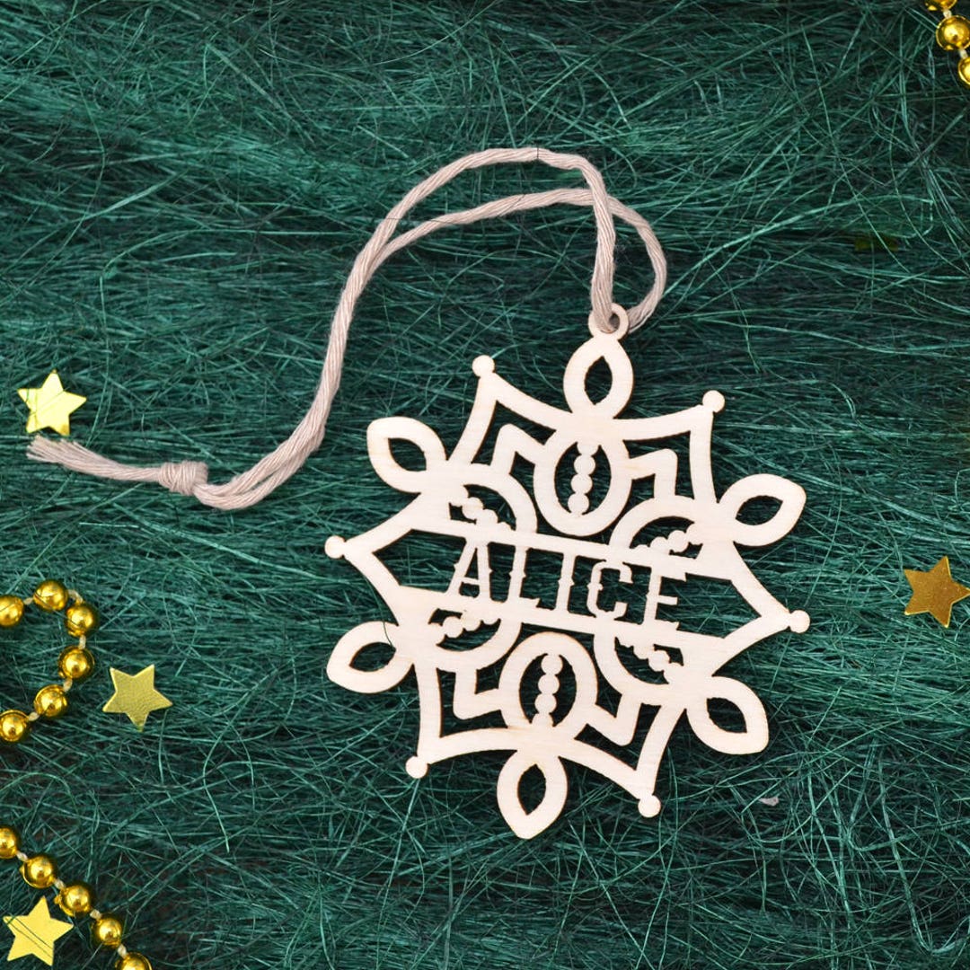 PERSONALIZED SNOWFLAKE ORNAMENT // Personalized Christmas Decoration ...