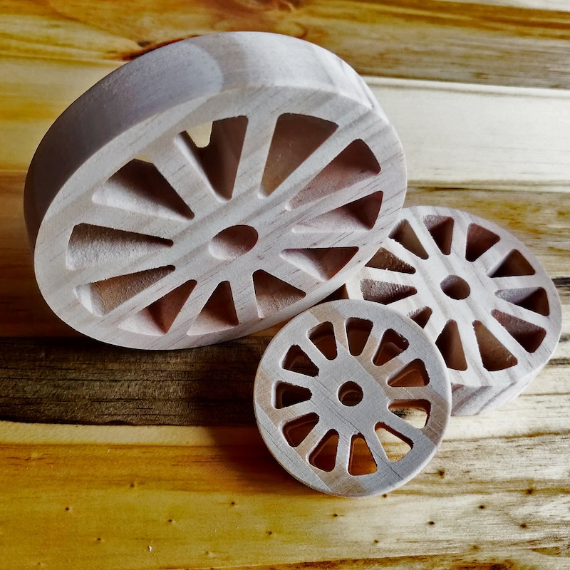 Wood Wagon Wheel - Etsy