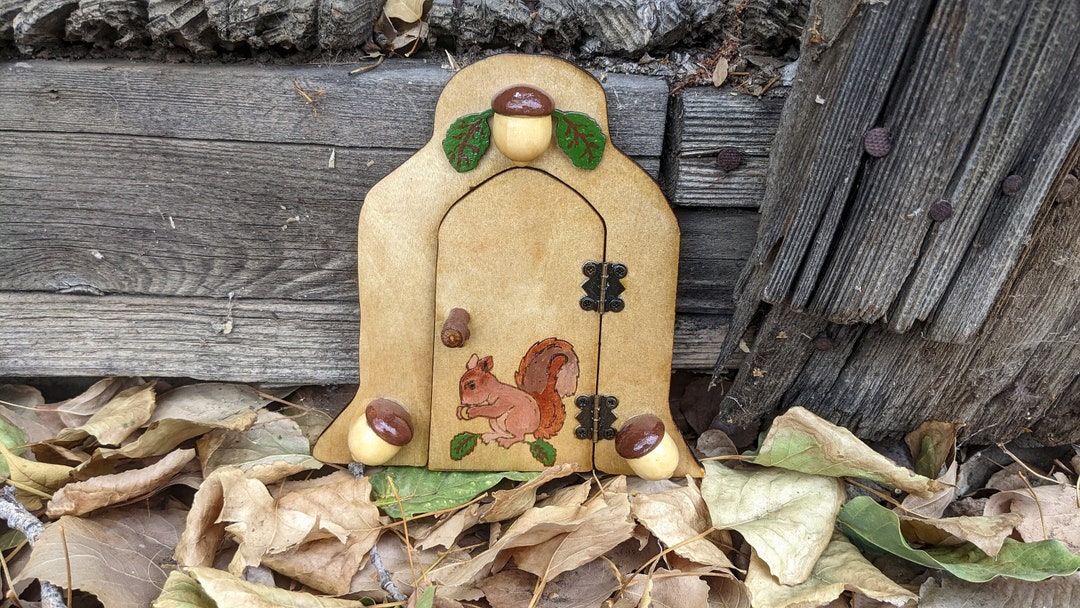 Fairy Door That Opens and Closes With Squirrel, Acorns and Leaves ...
