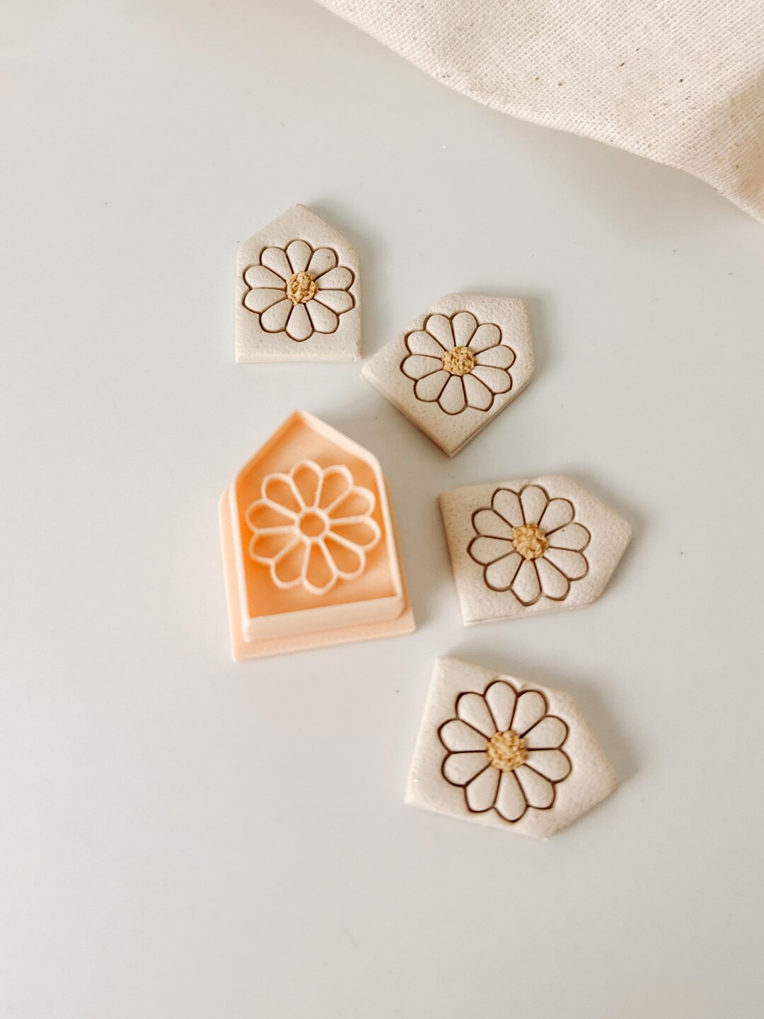 Embossed Daisy Clay Cutter, Spring Clay Cutter, Flower Clay Cutter - Etsy