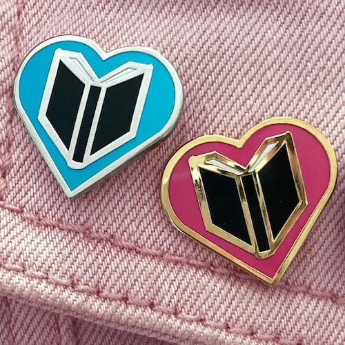 Book Lover Enamel Pin Gift for Book Lover Book Jewelry - Etsy