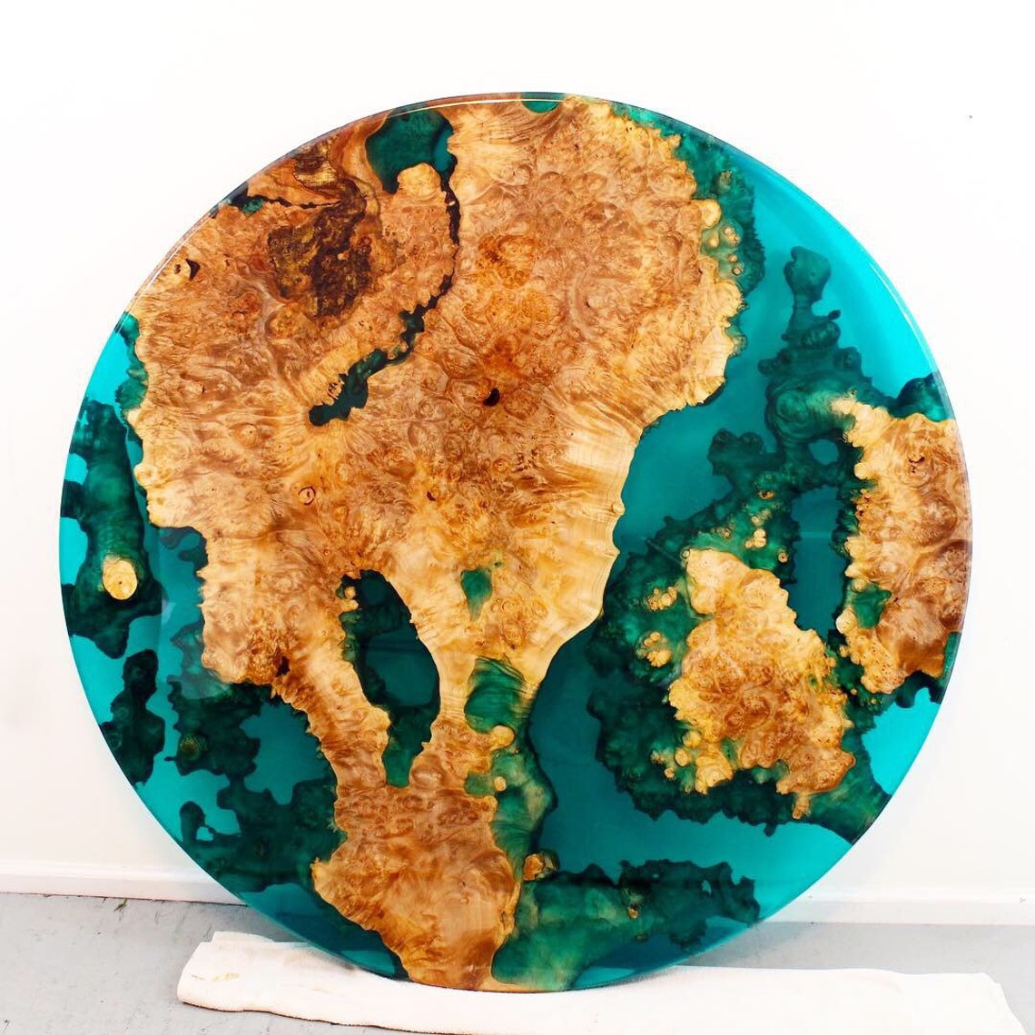 Round Resin River Table - Etsy