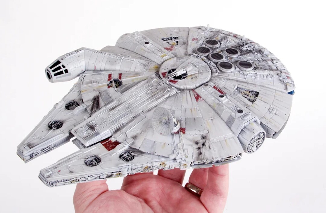 Star Wars Bandai 1/144 Millennium Falcon Commission Build - Etsy