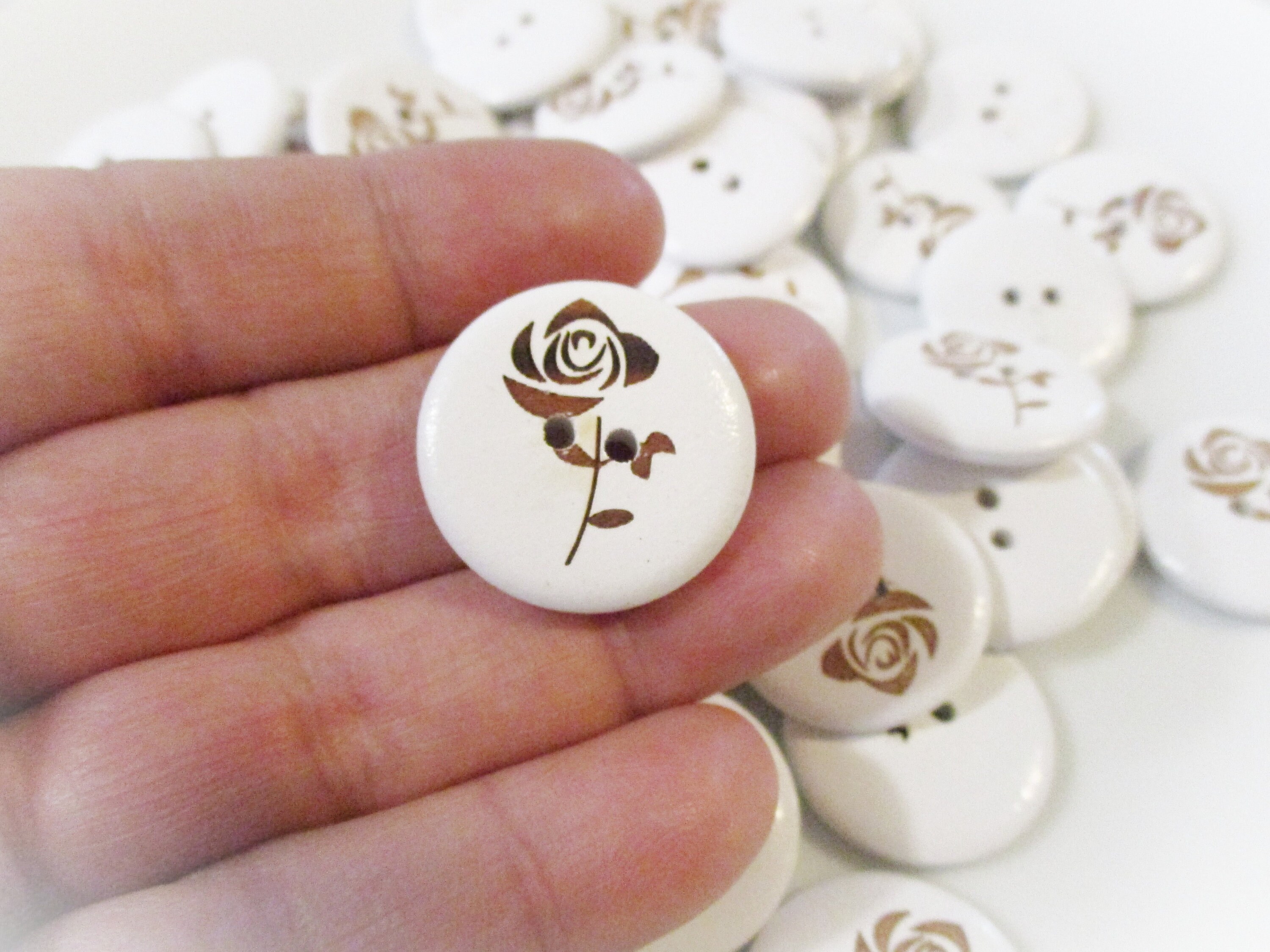 10 Wood Rose Buttons 25mm White Painted Buttons Large | Etsy