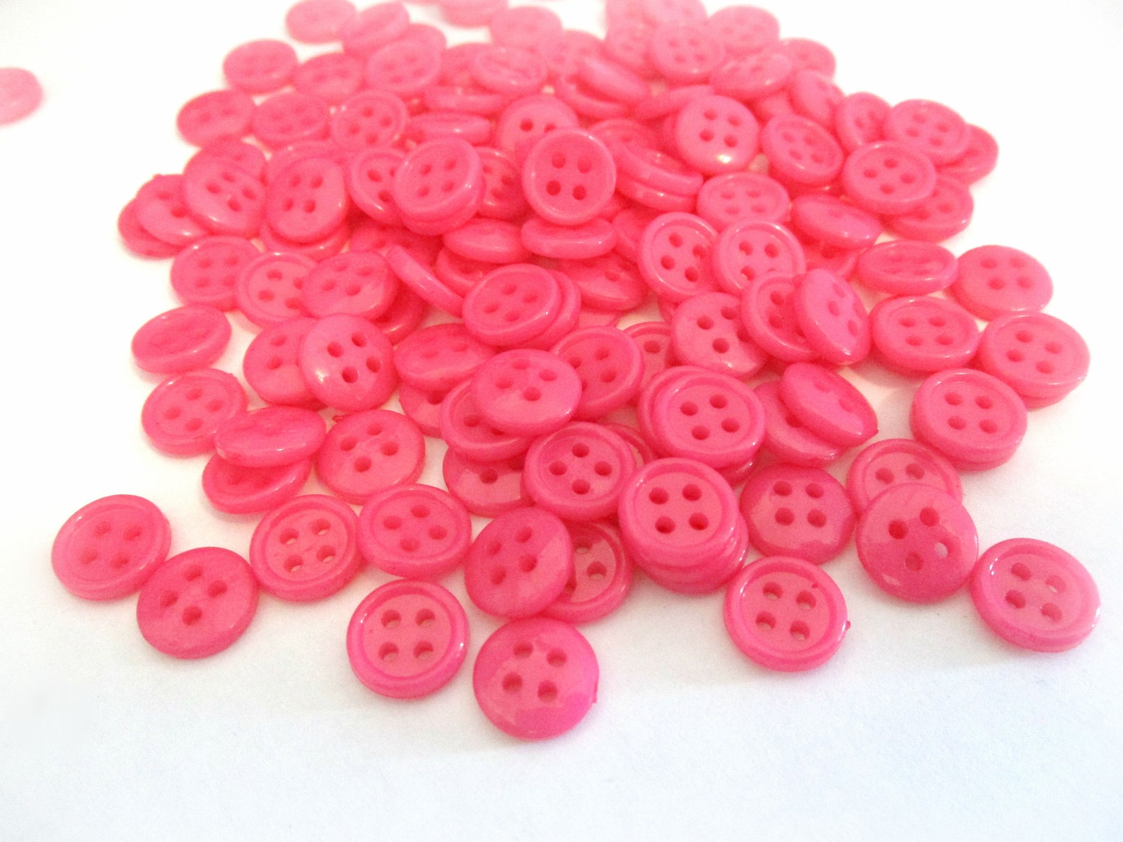 25 Hot Pink Plastic Buttons Small 10mm Round Buttons Kids - Etsy