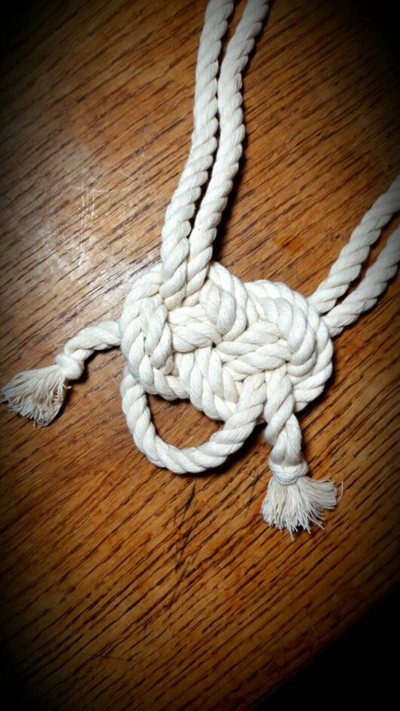 Alamar Knot Necklace - Etsy