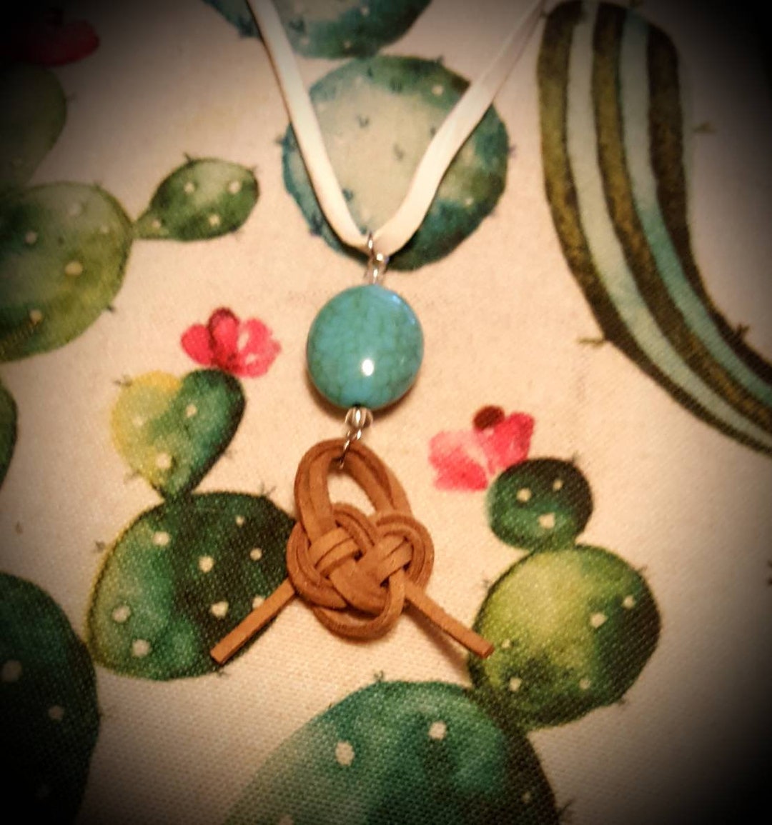 Alamar Knot Charm Necklace - Etsy