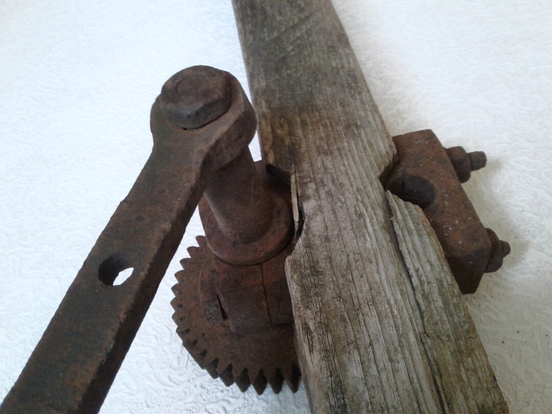 Antique Rusty Metal Hand Crank Old Wood Craft Art Supply Salvage ...