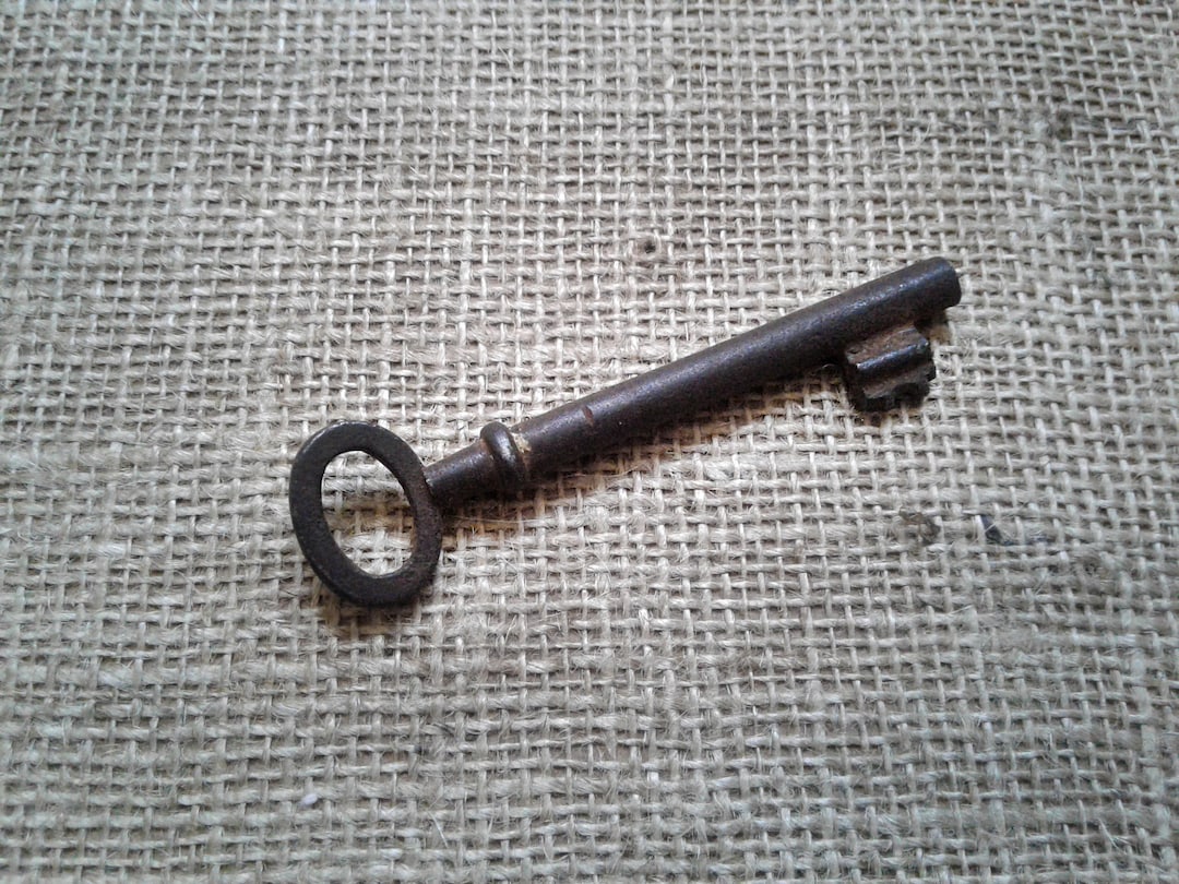 Antique Big Skeleton Key Rusty Metal Iron Hand Forged Barn Salvage ...