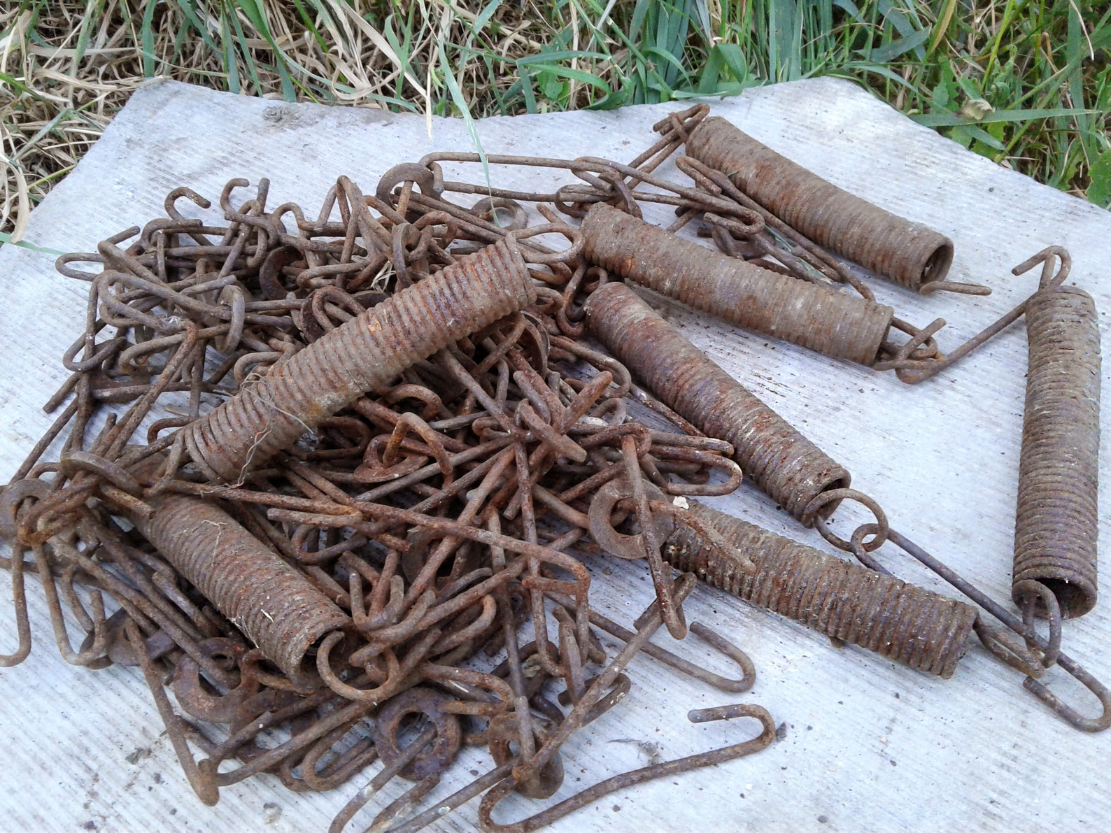 Antique Rusty Metal Bed Tension Springs Connectors Salvage Iron Craft ...